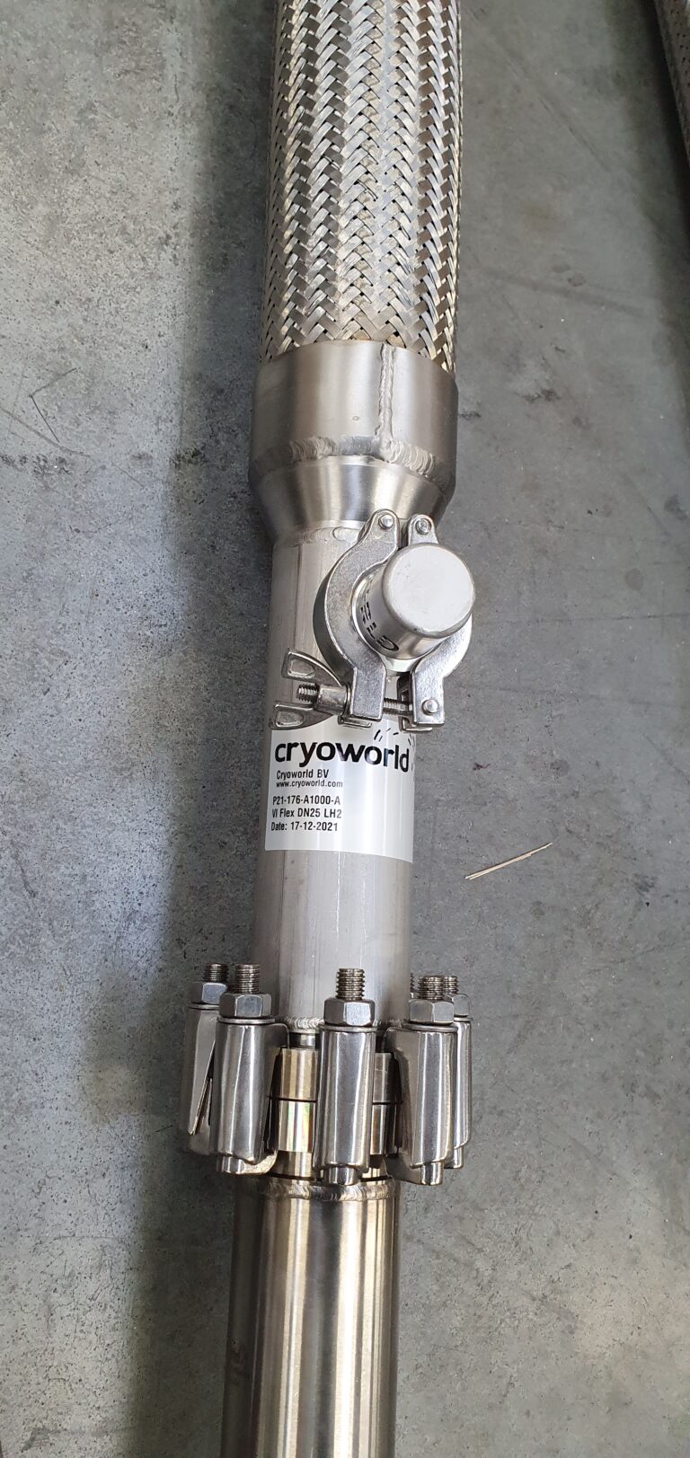 Bayonet couplings - 20K Hydrogen
